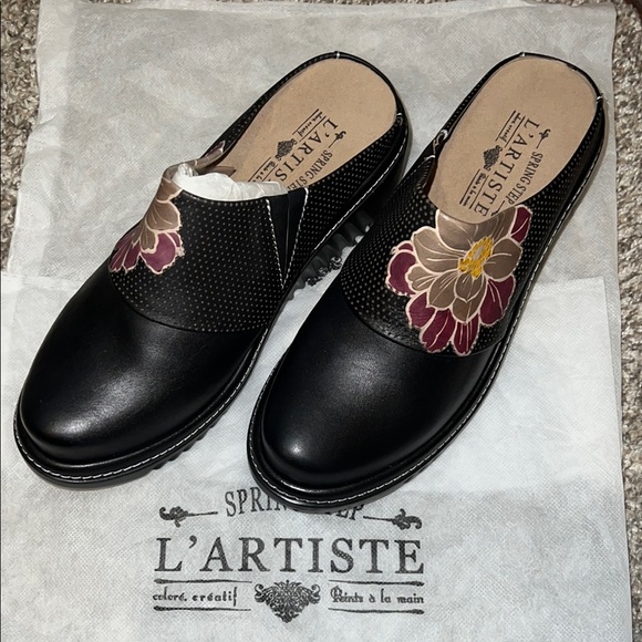 Spring Step | Shoes | Lartiste By Spring Step Black Floral Shoes | Poshmark